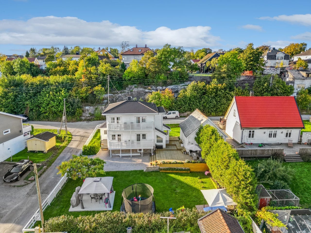 Innholdsrik enebolig med fin hage | Gode solforhold | Sentral ...