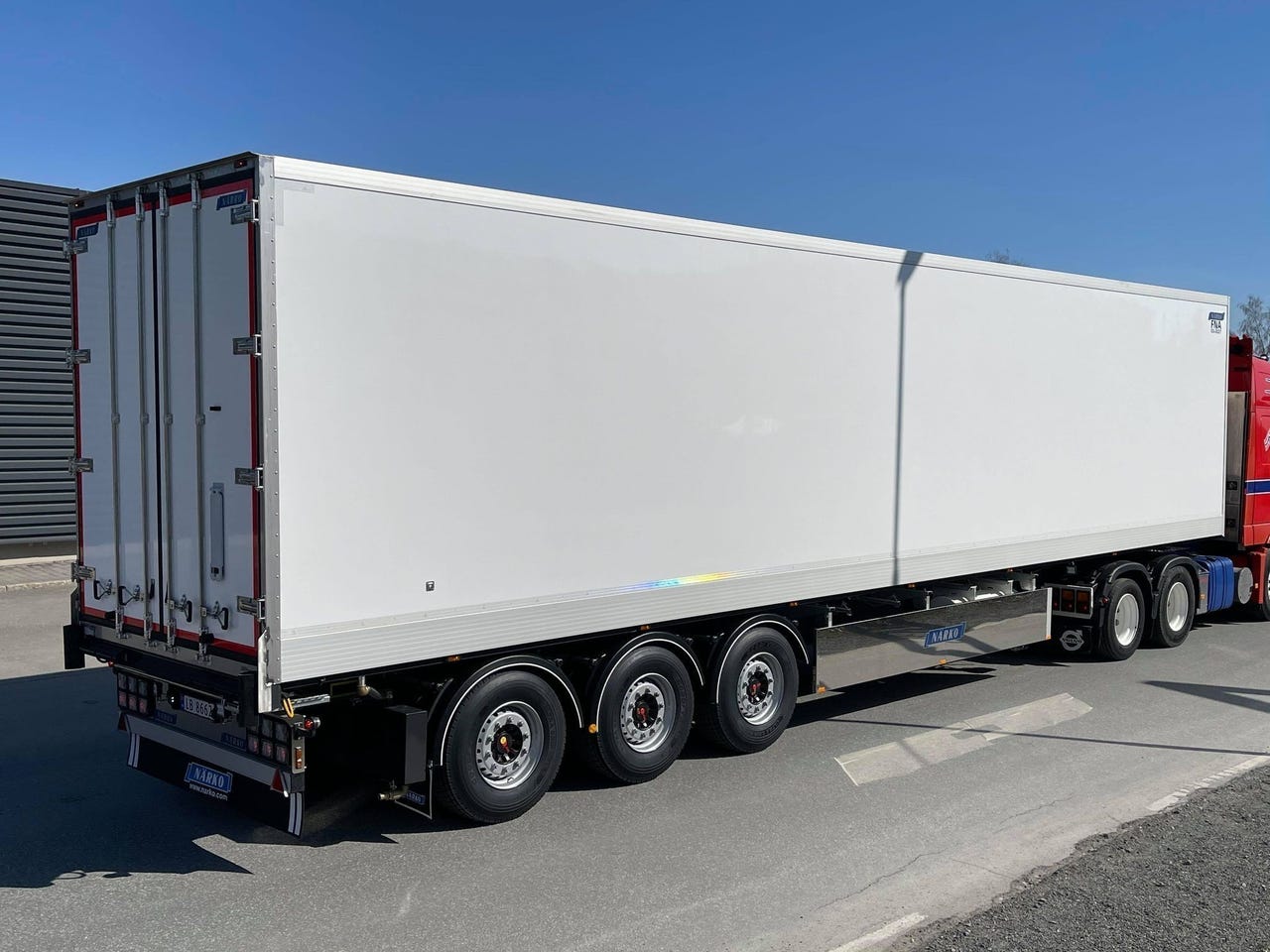 Til salgs: Närko FNA trailer med Carrier HE19 Mono eller Multitemp. Kan ...