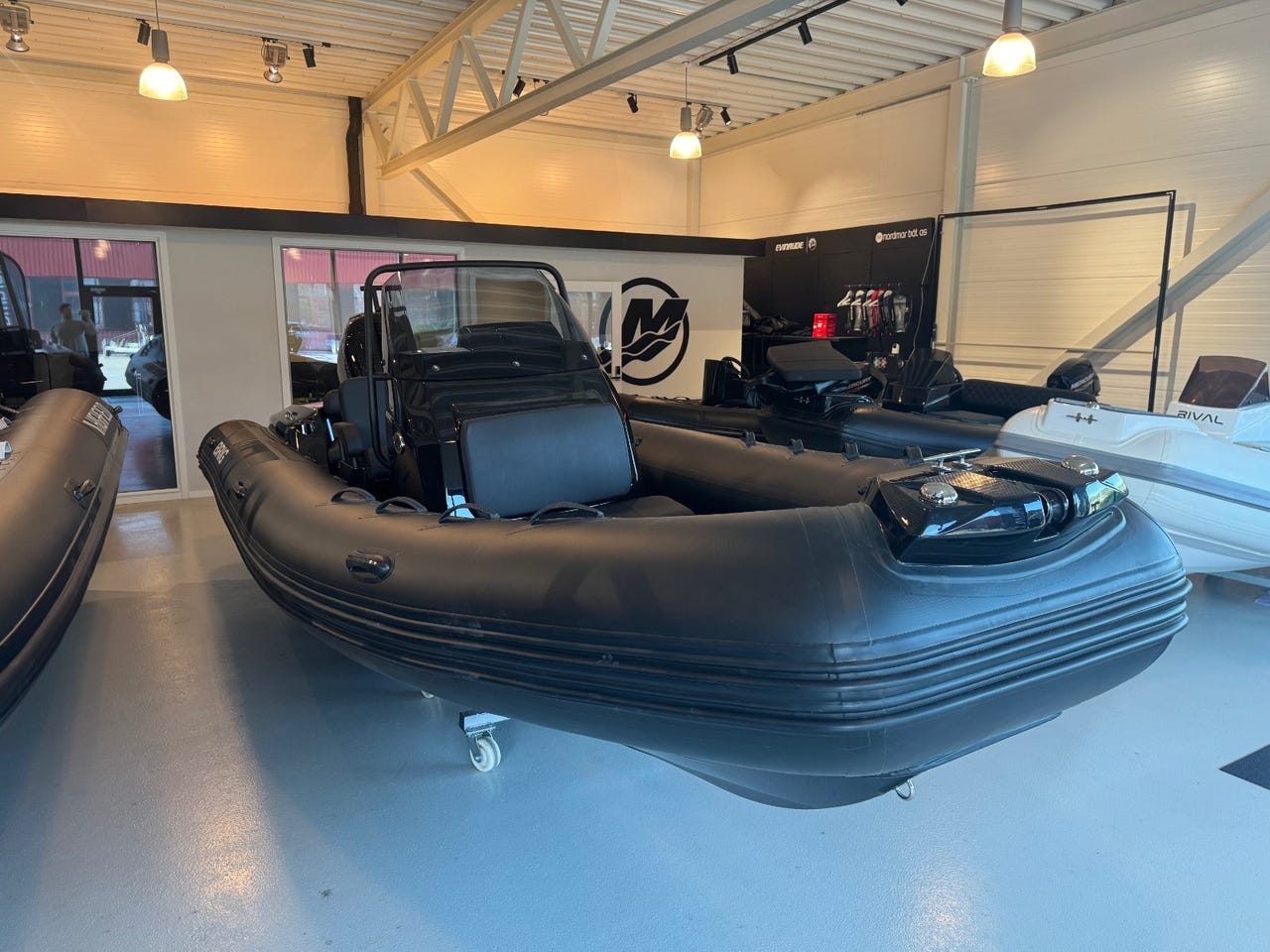 BRIG Eagle 6 - Mercury 115HK - Stealth Black Black Black - NY PRIS 2025 ...