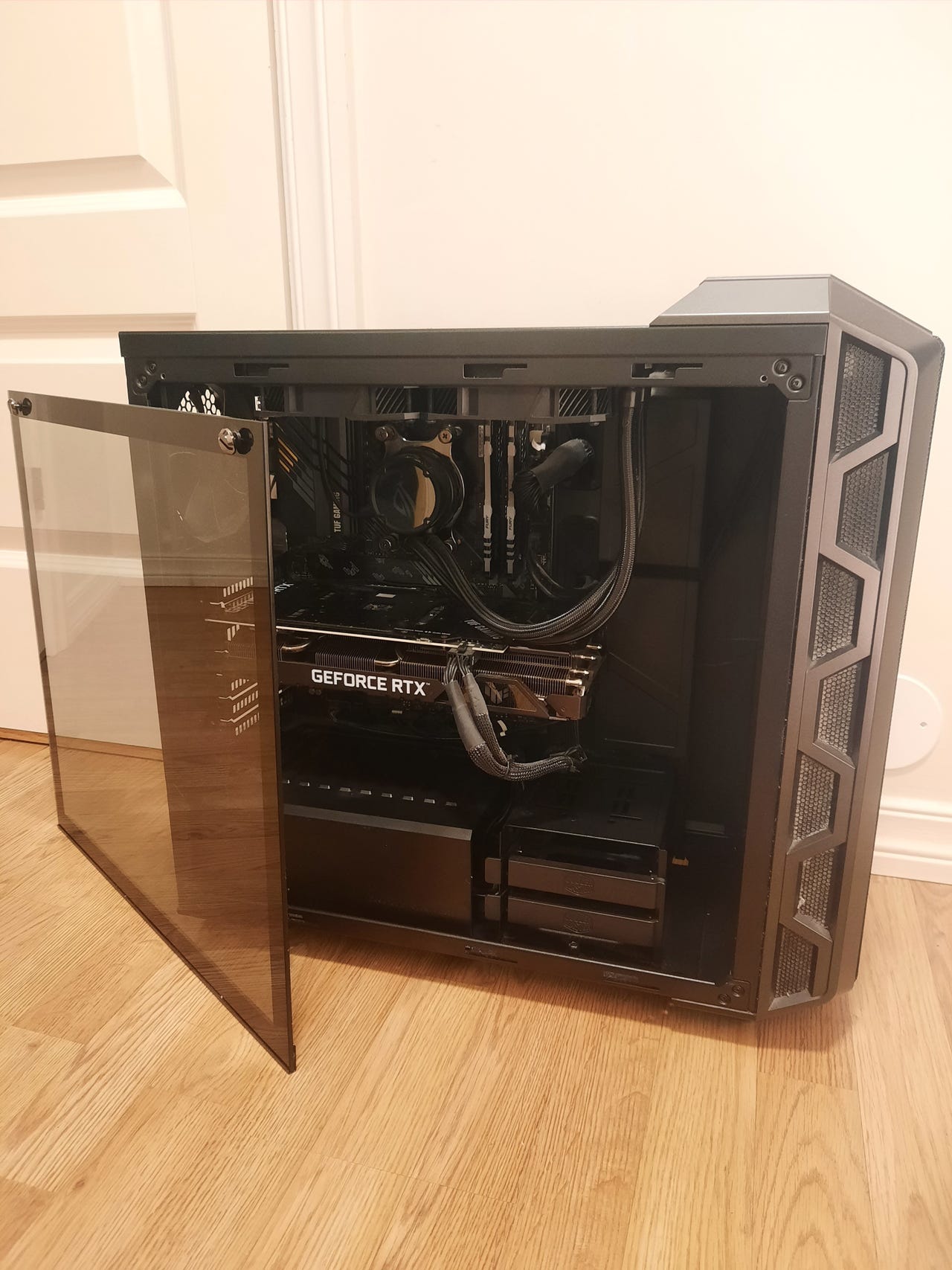 Strøken og svært kraftig Gaming/redigering/kontor PC! | FINN-torget