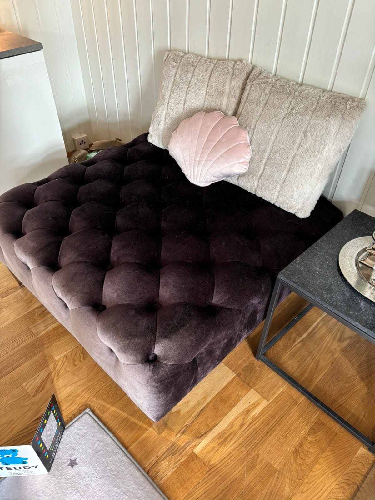 1x1m Elegant puff | FINN torget