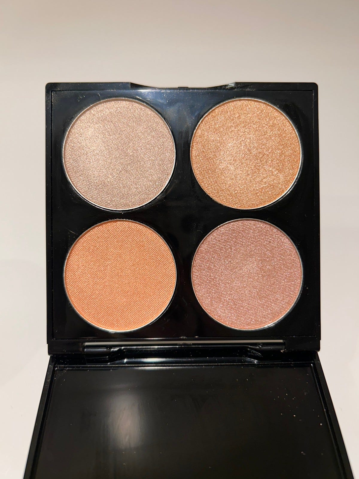 Makeup mekka highlighter palette | FINN-torget