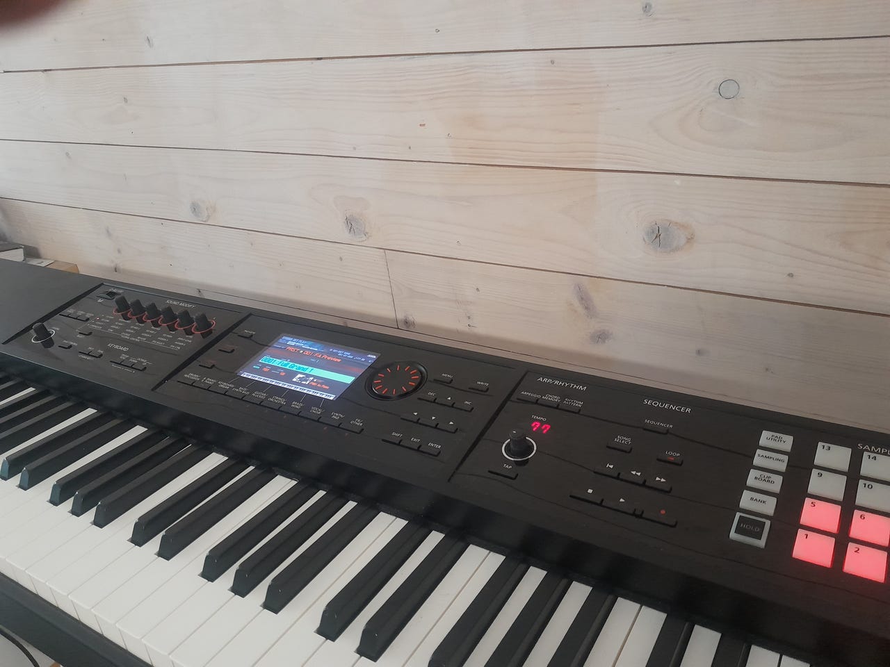 Roland FA 08, Veide tangenter, sampler og sequenser. NY PRIS | FINN-torget