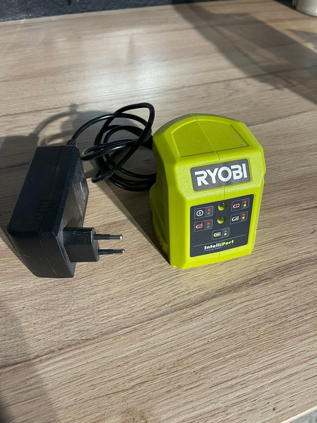 RYOBI - Lader | FINN torget