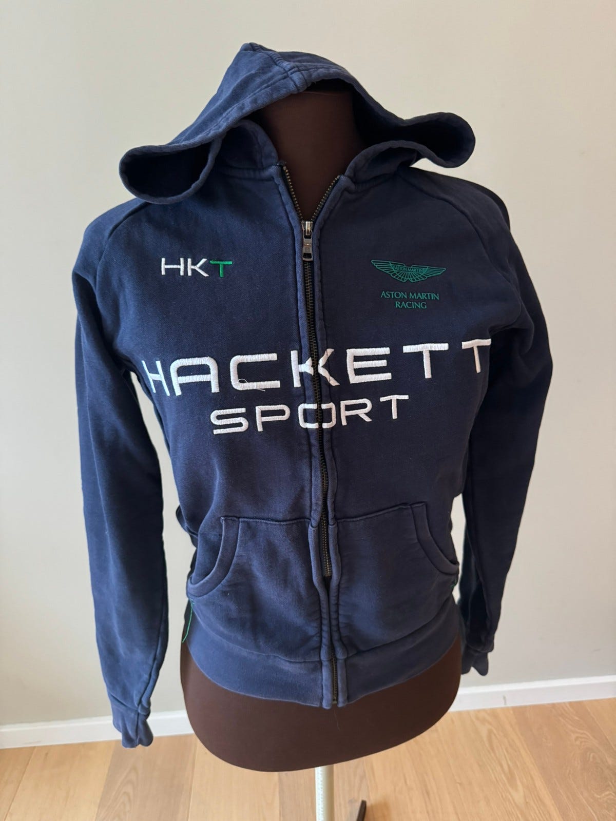 Hacket Sport collegejakke med hette str 13/14 år | FINN-torget