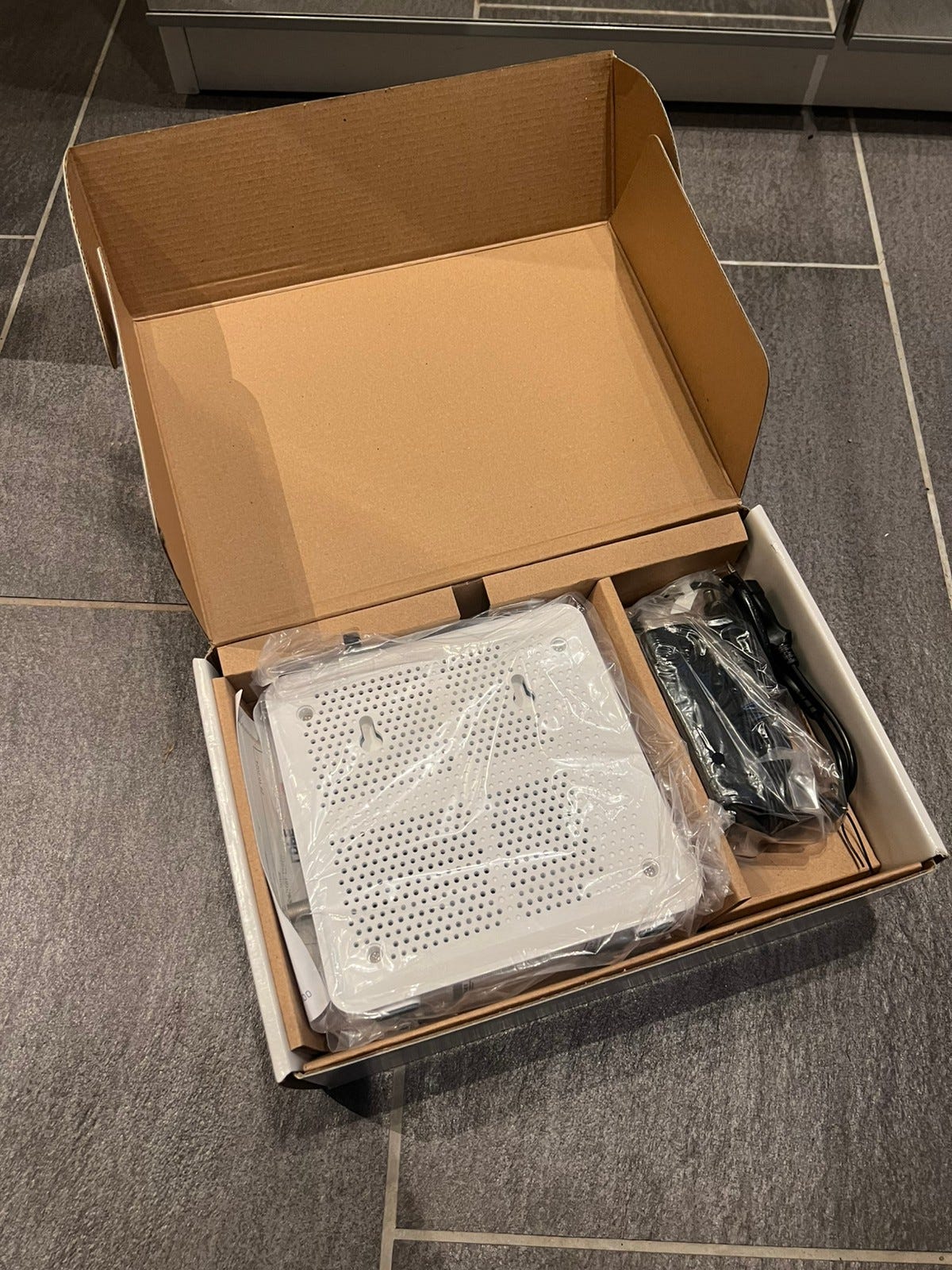 Telenor VM3000G-TCMNI coax modem | FINN torget