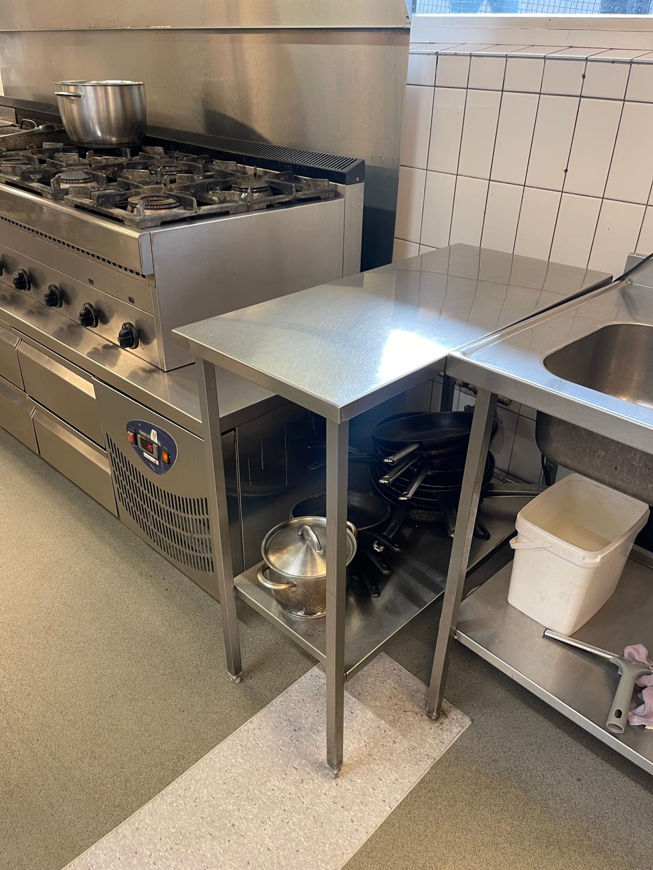 Rustfri benk | FINN-torget