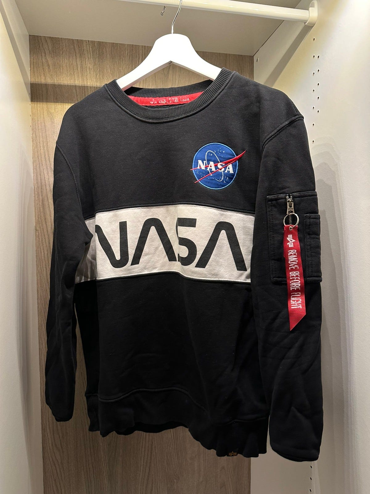 NASA Alpha industries genser | FINN-torget