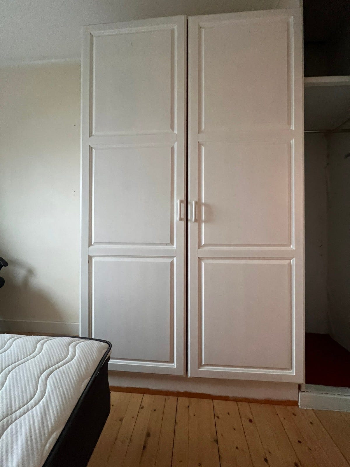 Klesskap gis bort | FINN torget