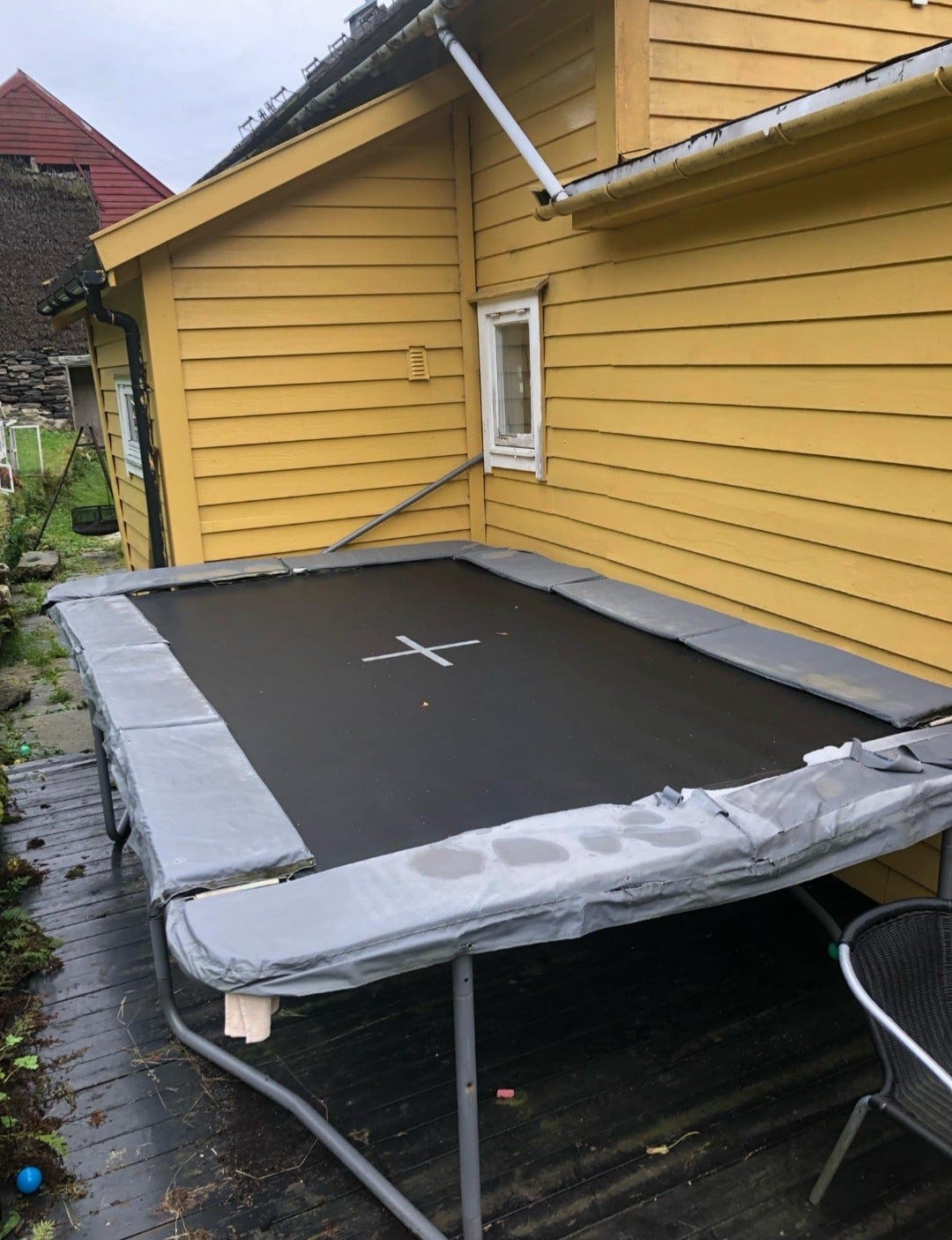 Stor trampoline gis bort | FINN torget