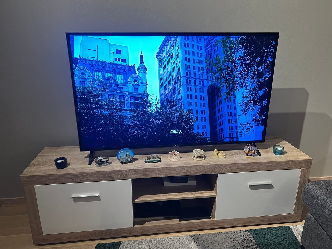 TV benk kjempe fint brukt | FINN-torget