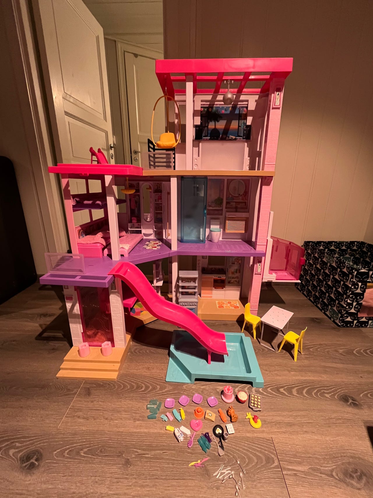 Barbie hus (stort) | FINN torget