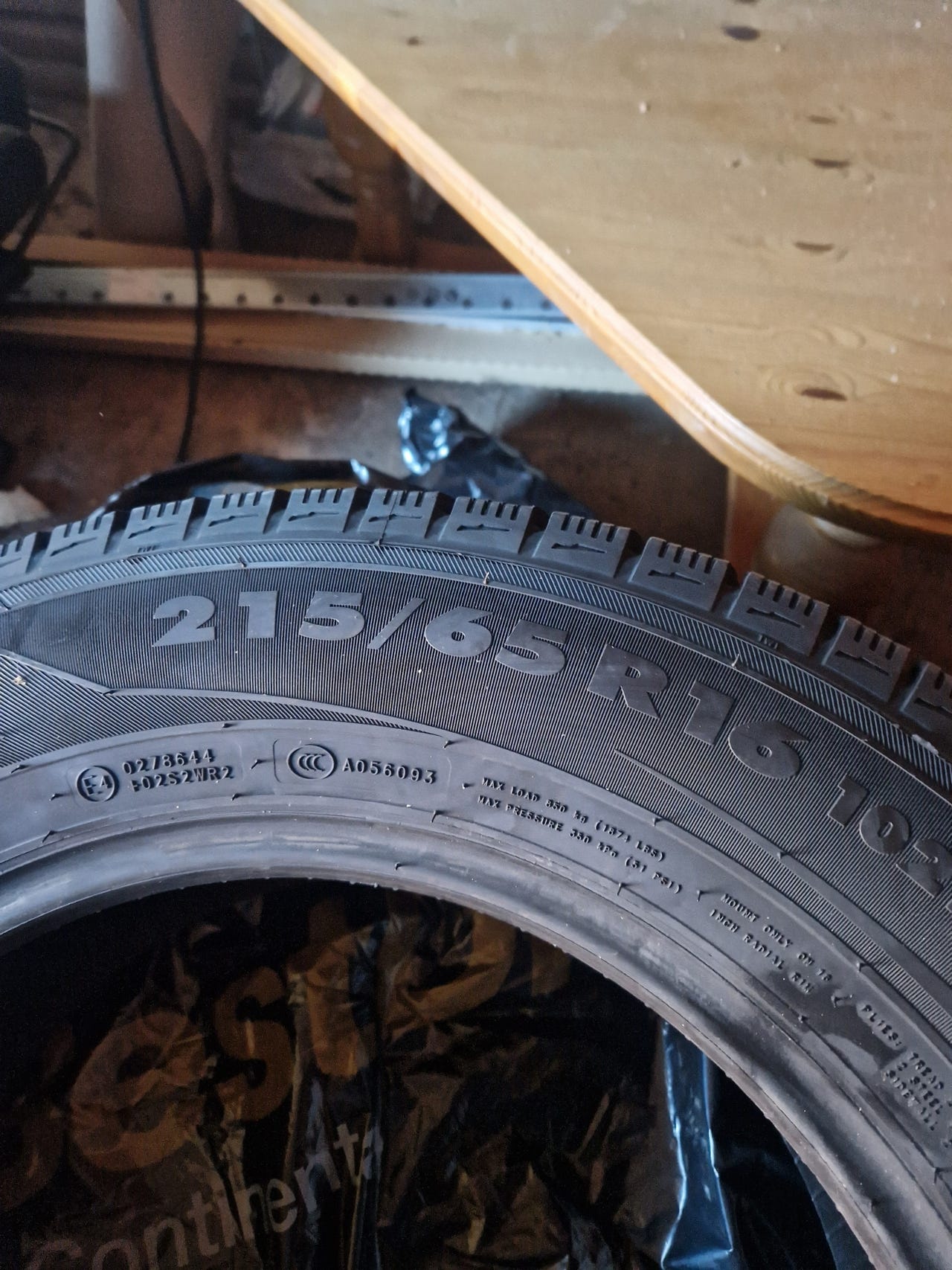 215/65 r16 piggfri | FINN-torget