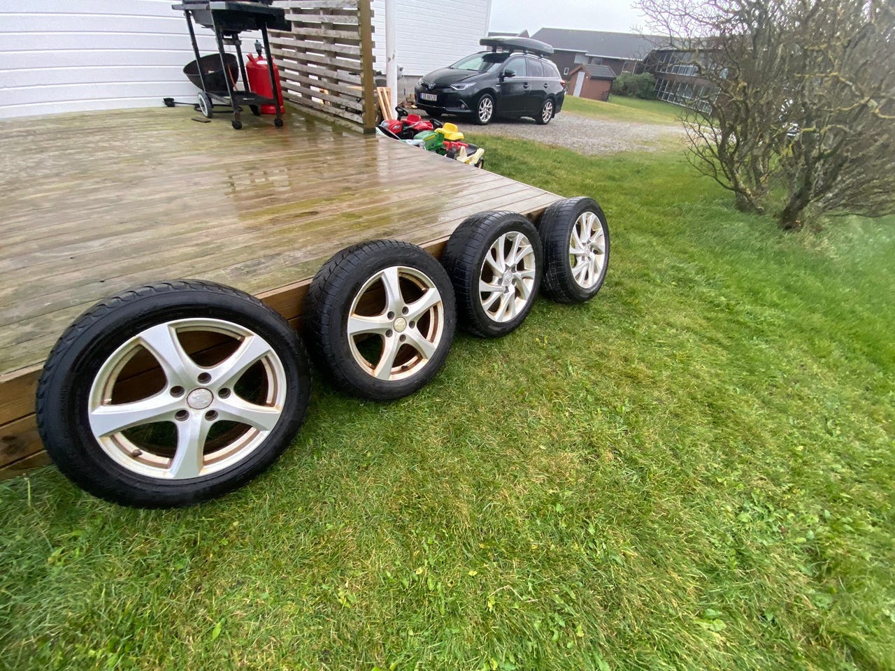 Sommerdekk til Toyota Auris 205/55 R16 | FINN torget