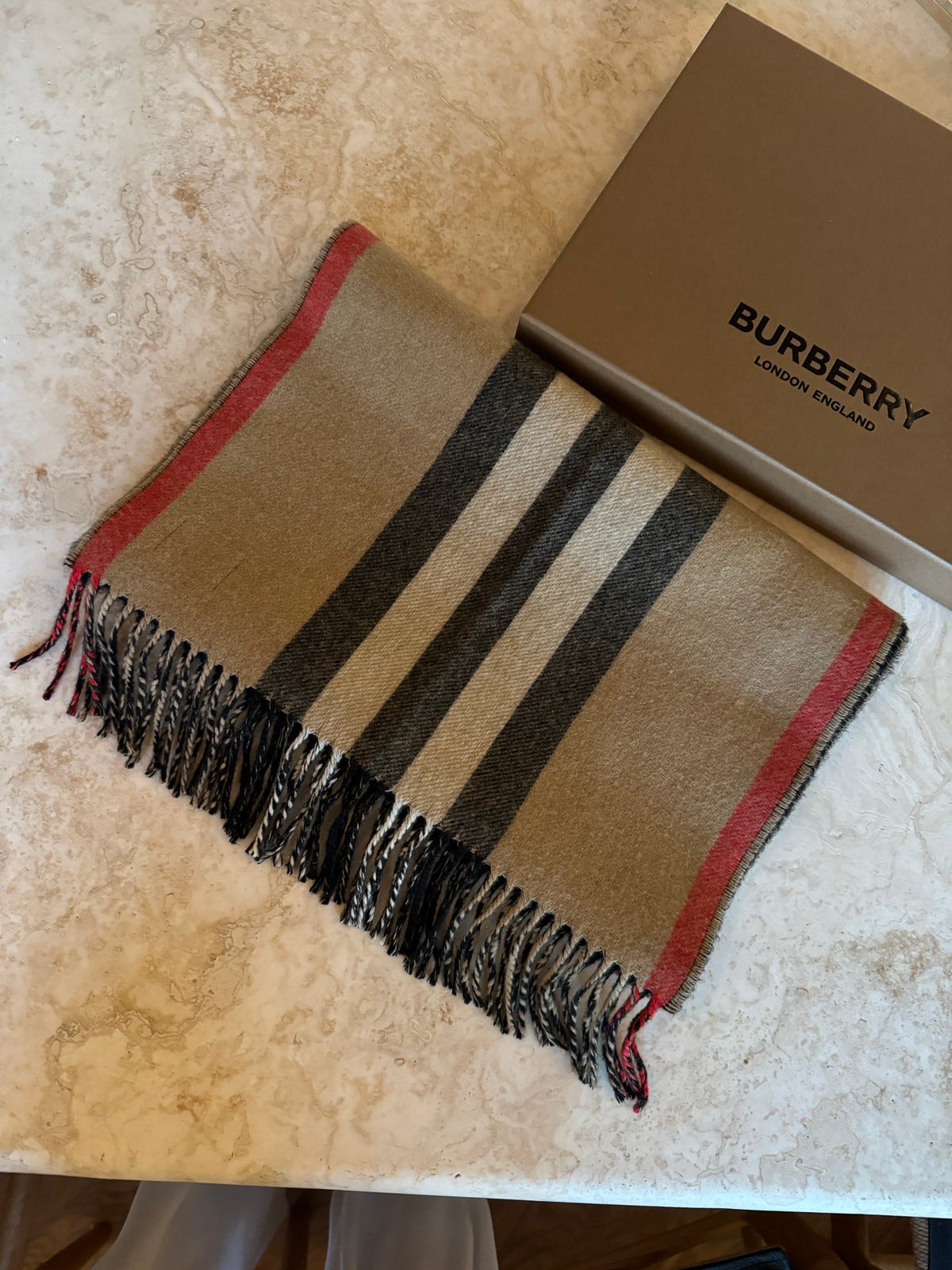 Burberry cashmere skjerf | FINN torget