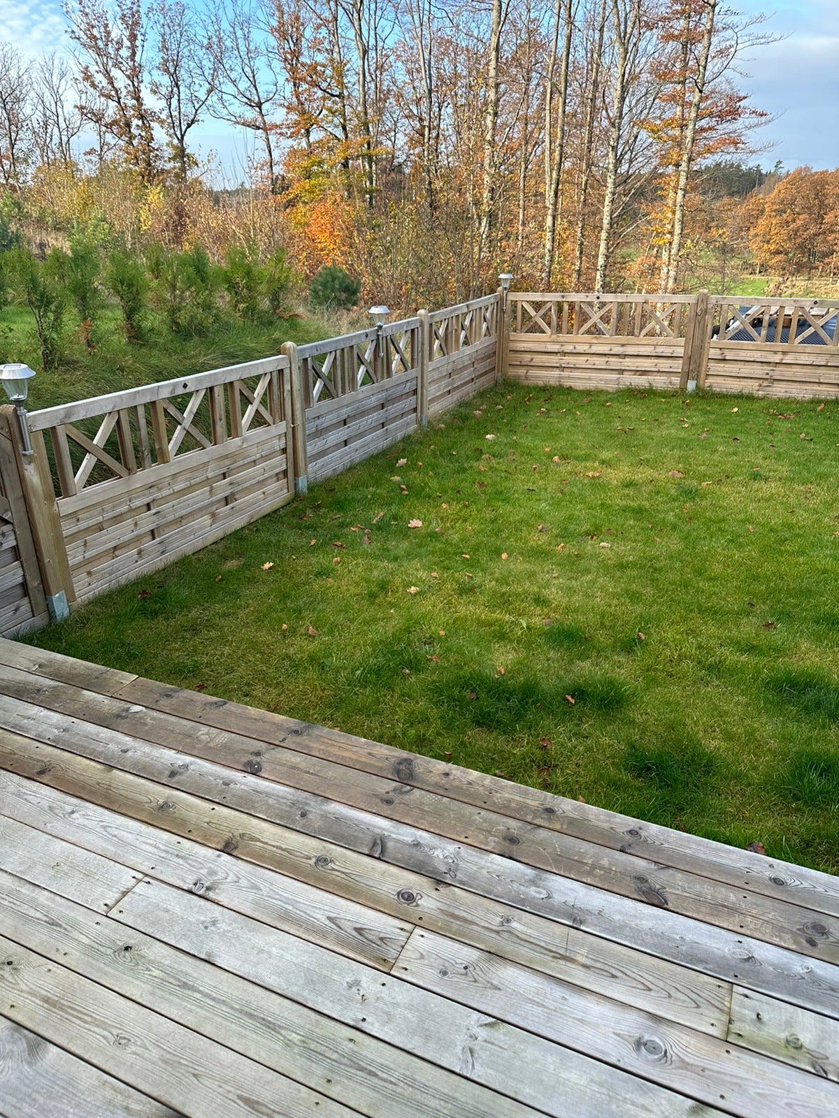 Classic levegg/gjerde laget av impregnert tre | FINN-torget