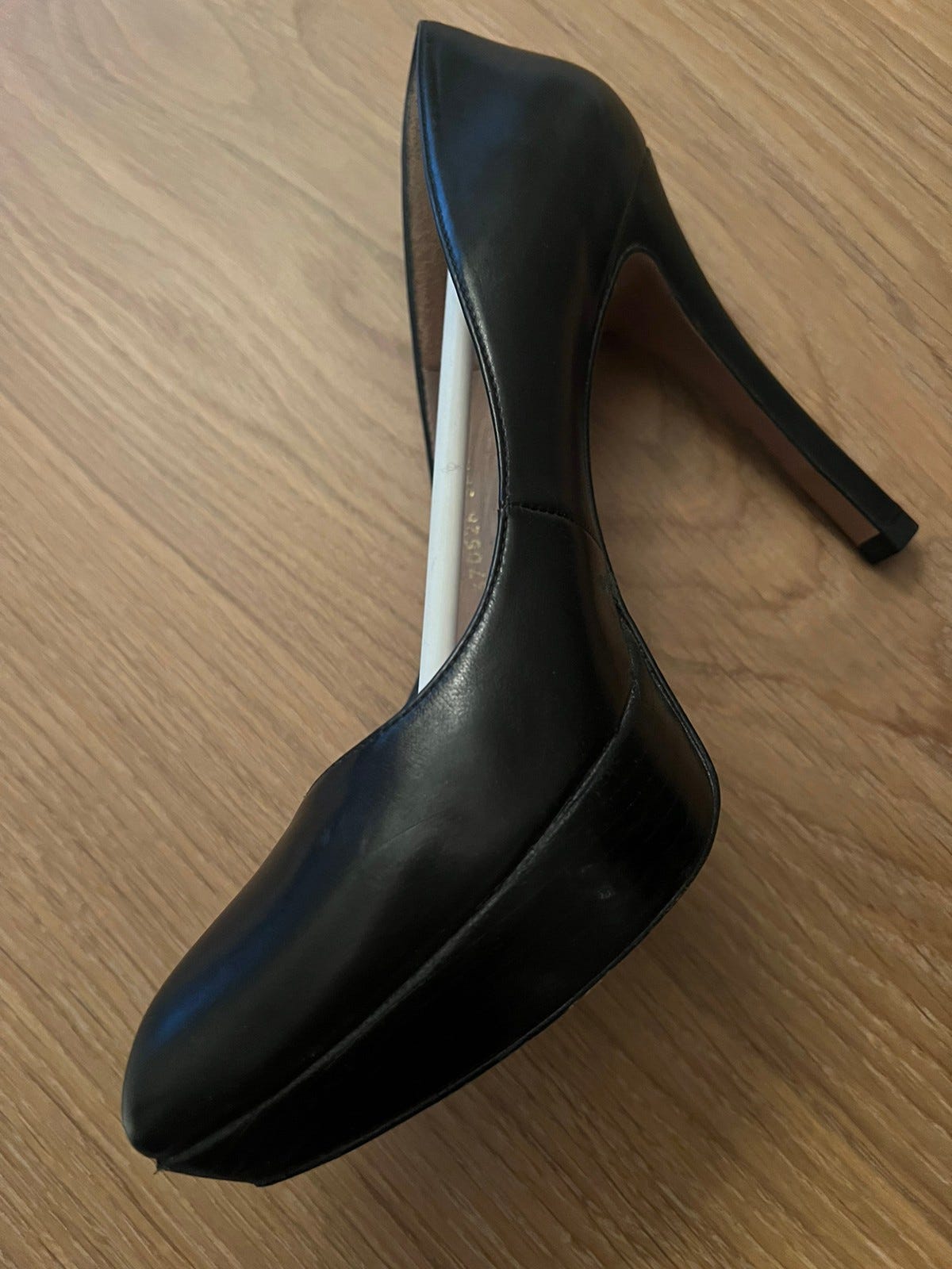 Pura Lopez heels selges | FINN-torget