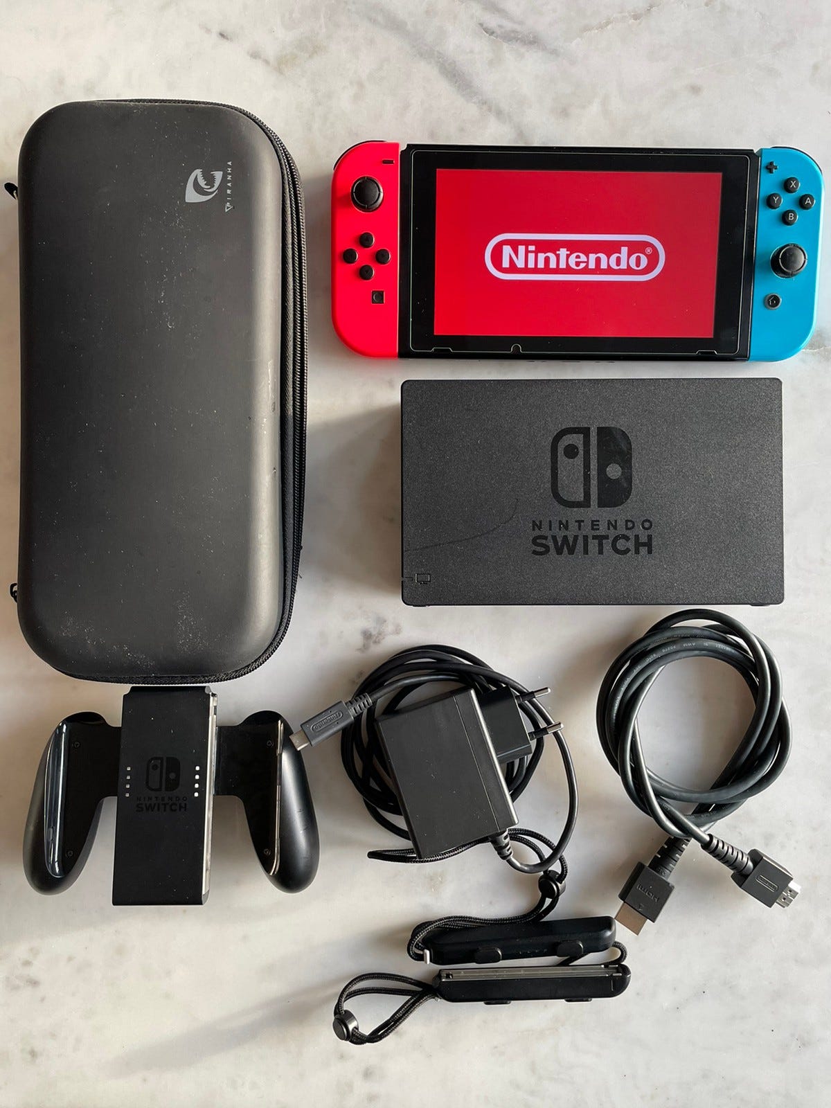 Nintendo Switch (2017) komplett med all tilbehør | FINN-torget
