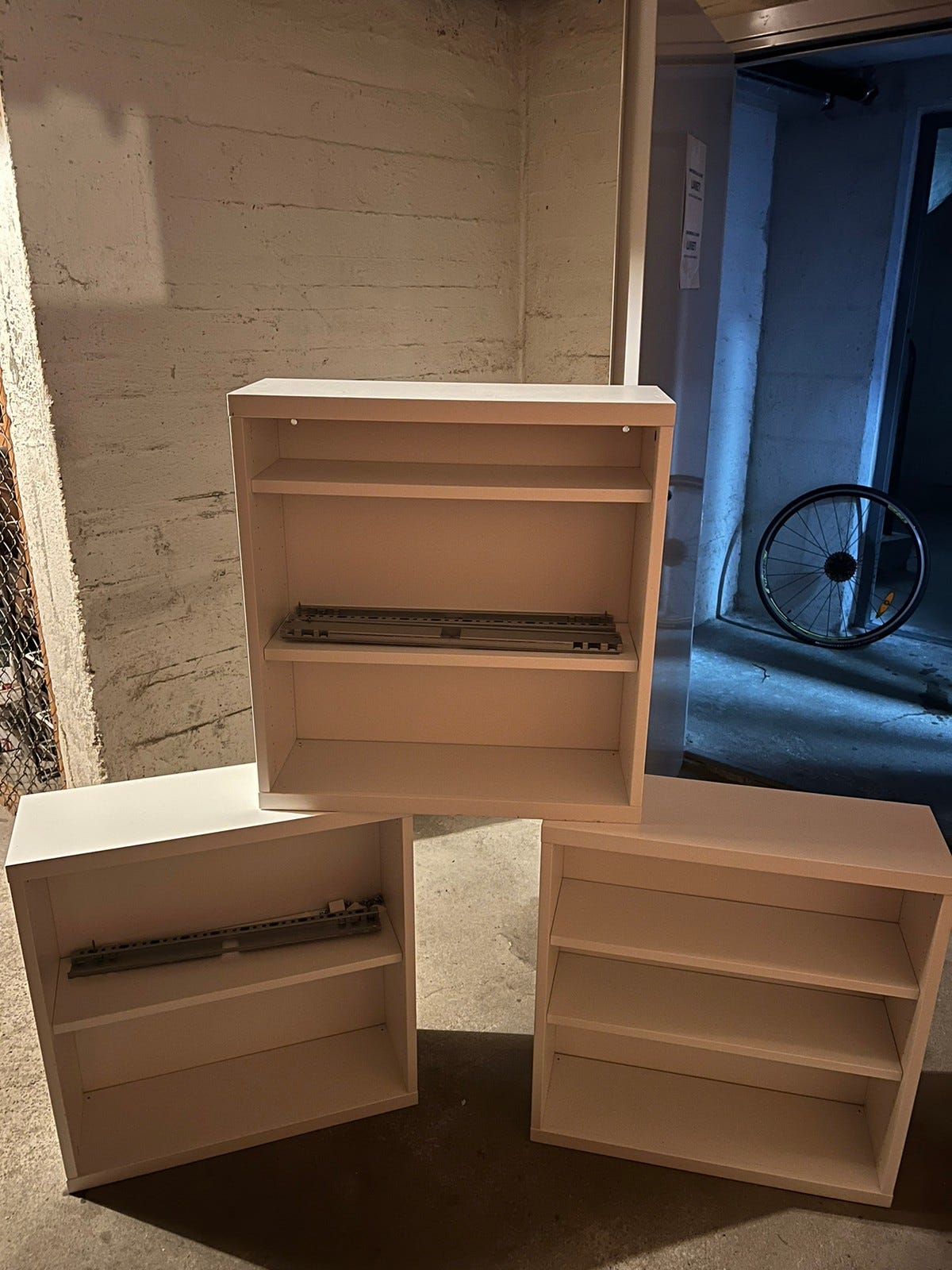 3 fine hyller gis bort | FINN torget