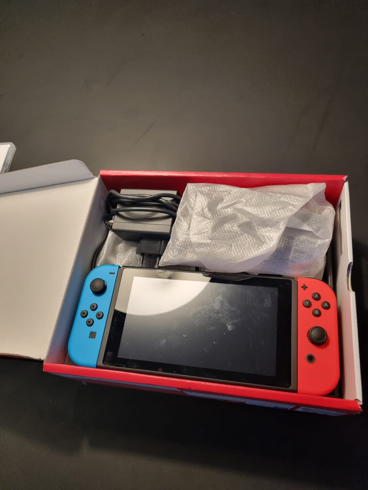 Nintendo Switch m/2 spill | FINN-torget