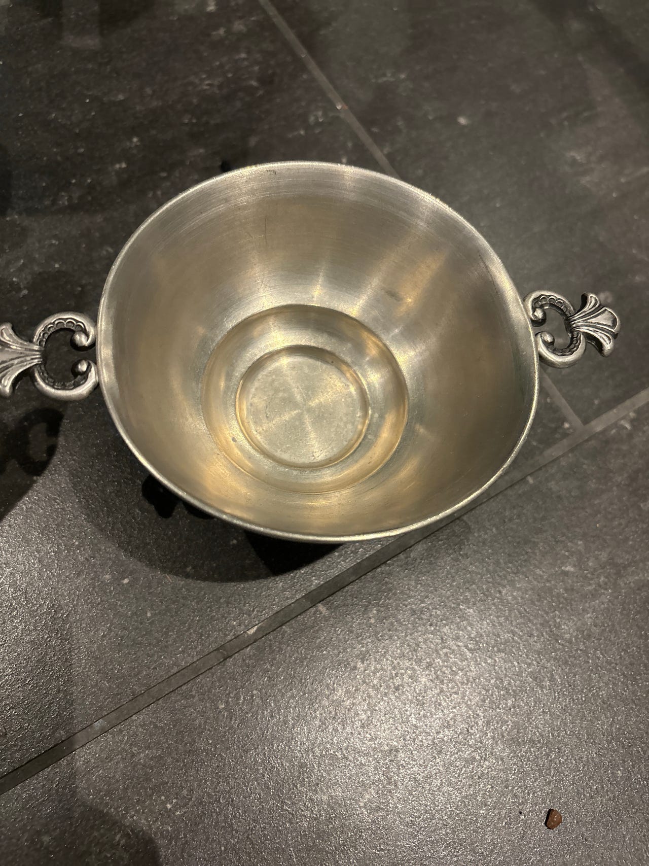 Tinn skål med stett, merket Norge | FINN torget