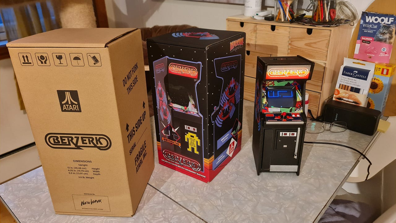 Berzerk New Wave Toys Mini-Arcade – Nostalgisk Arkademaskin i 1/6-størrelse | FINN-torget