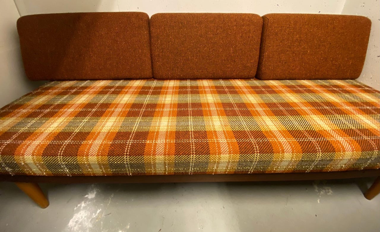 Sprek retro sovesofa/daybed med oppbevaring under setet | FINN-torget