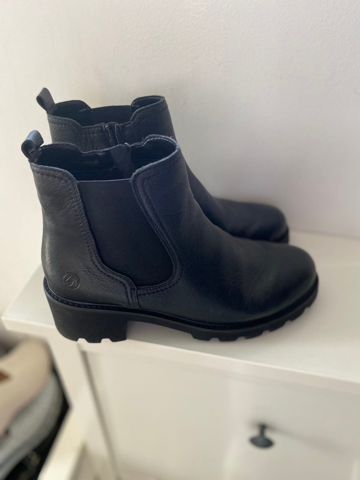 Skinn sko fra merke Remonte | FINN-torget