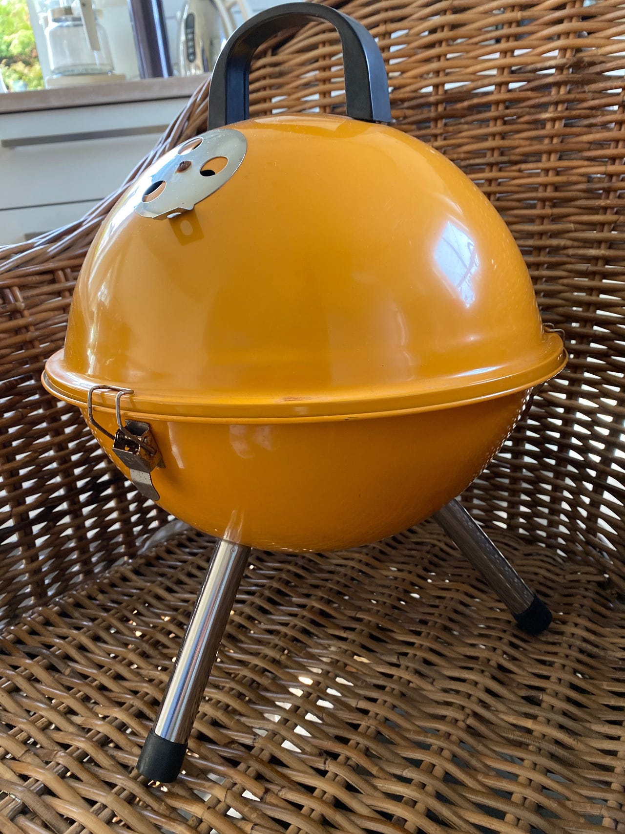 Fin liten praktisk grill / bordgrill | FINN-torget
