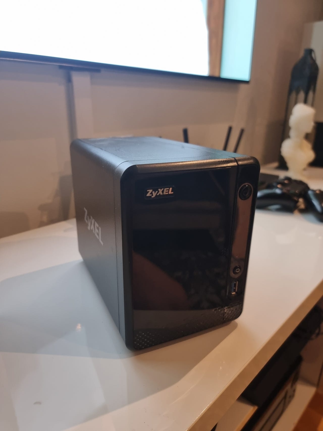 NAS DiskStation server zyxel nsa325 v2 | FINN-torget