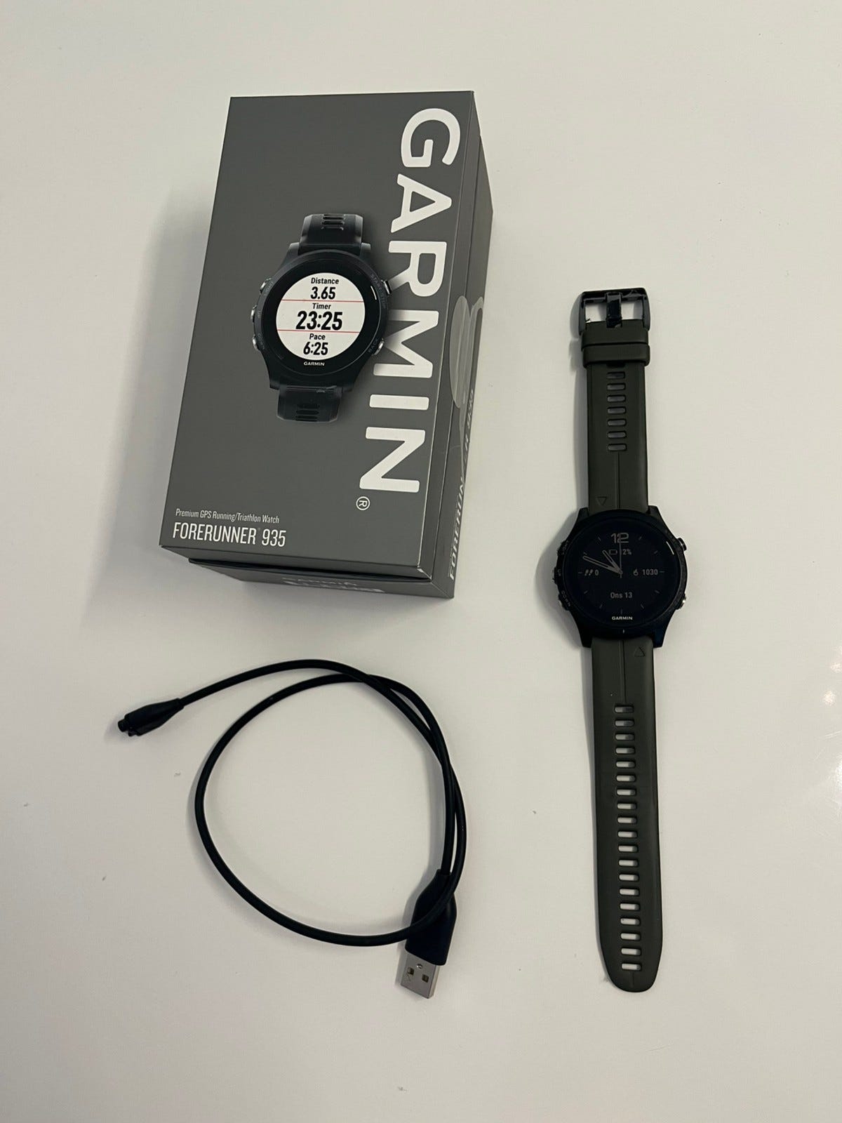 Garmin forerunner 935 + lader/boks | FINN-torget