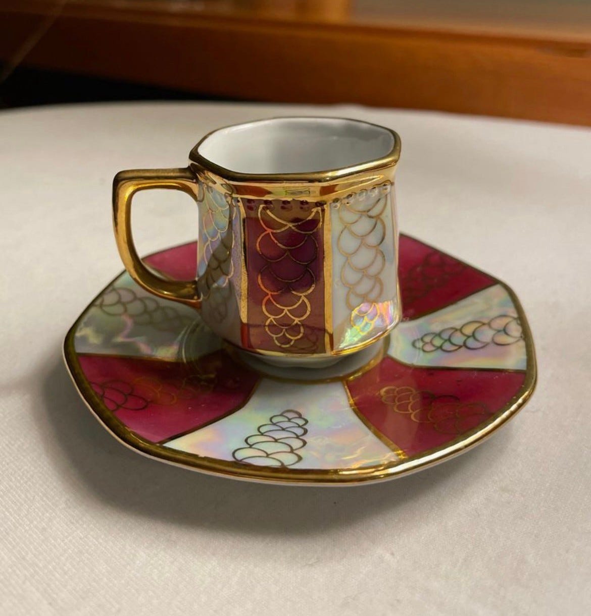 Antikk mocca kopp i porselen | FINN-torget