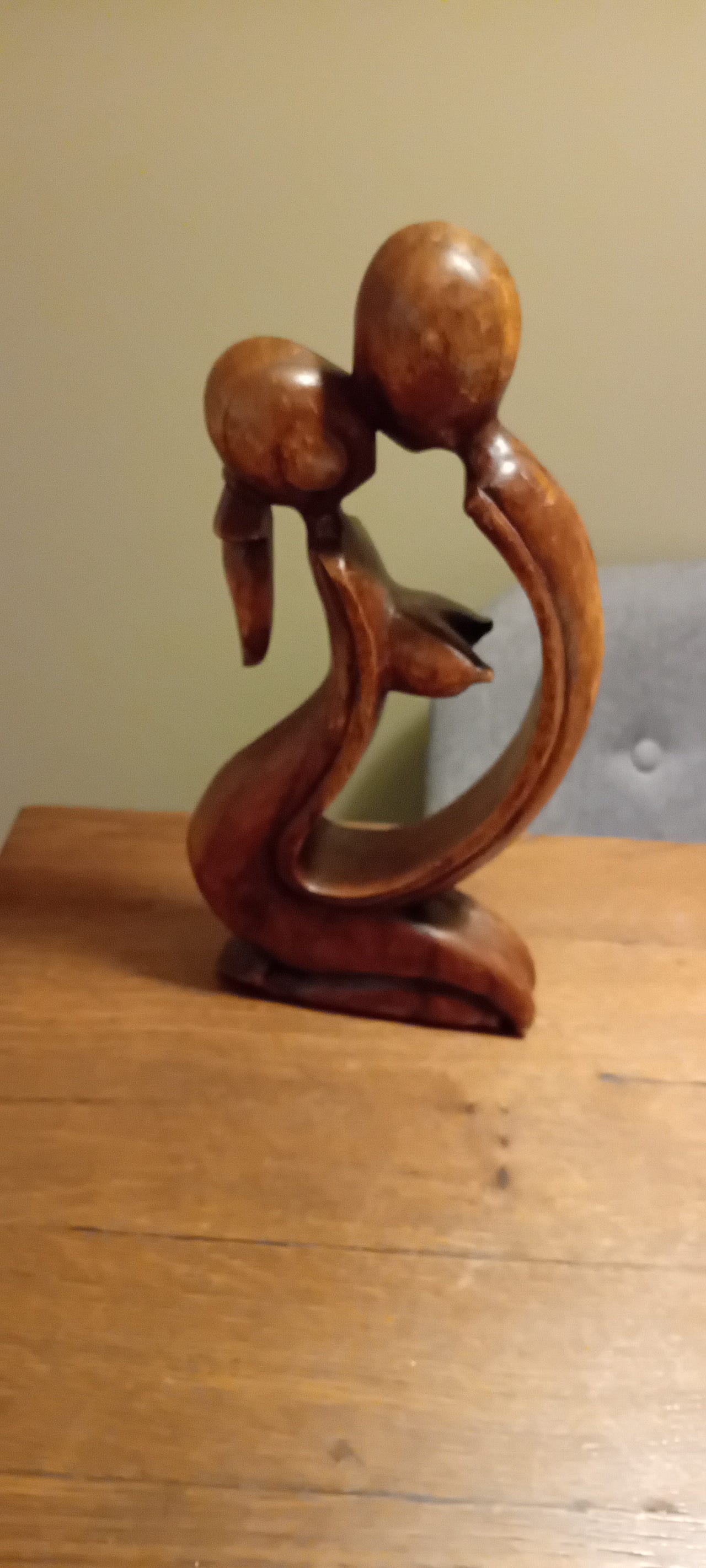 Trefigur håndskåret par | FINN-torget