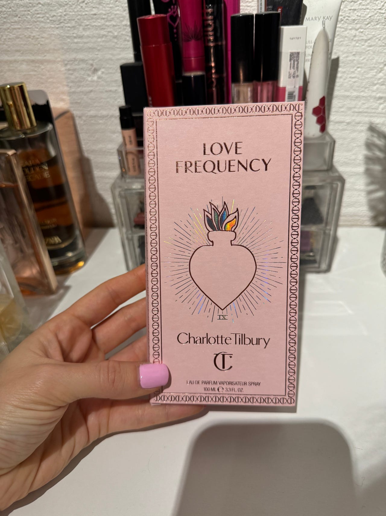 "Charlotte Tilbury " Eau De Parfum/100 ml | FINN-torget