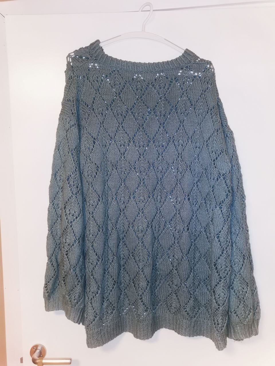 Adina Genser | FINN-torget