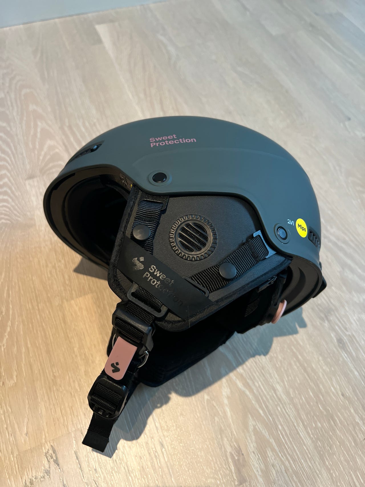 Sweet protection trooper 2vi mips hjelm | FINN-torget