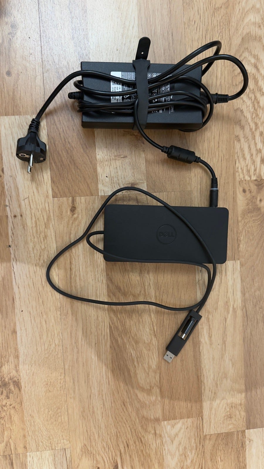 Dell D6000 Universal Dock Station | FINN-torget