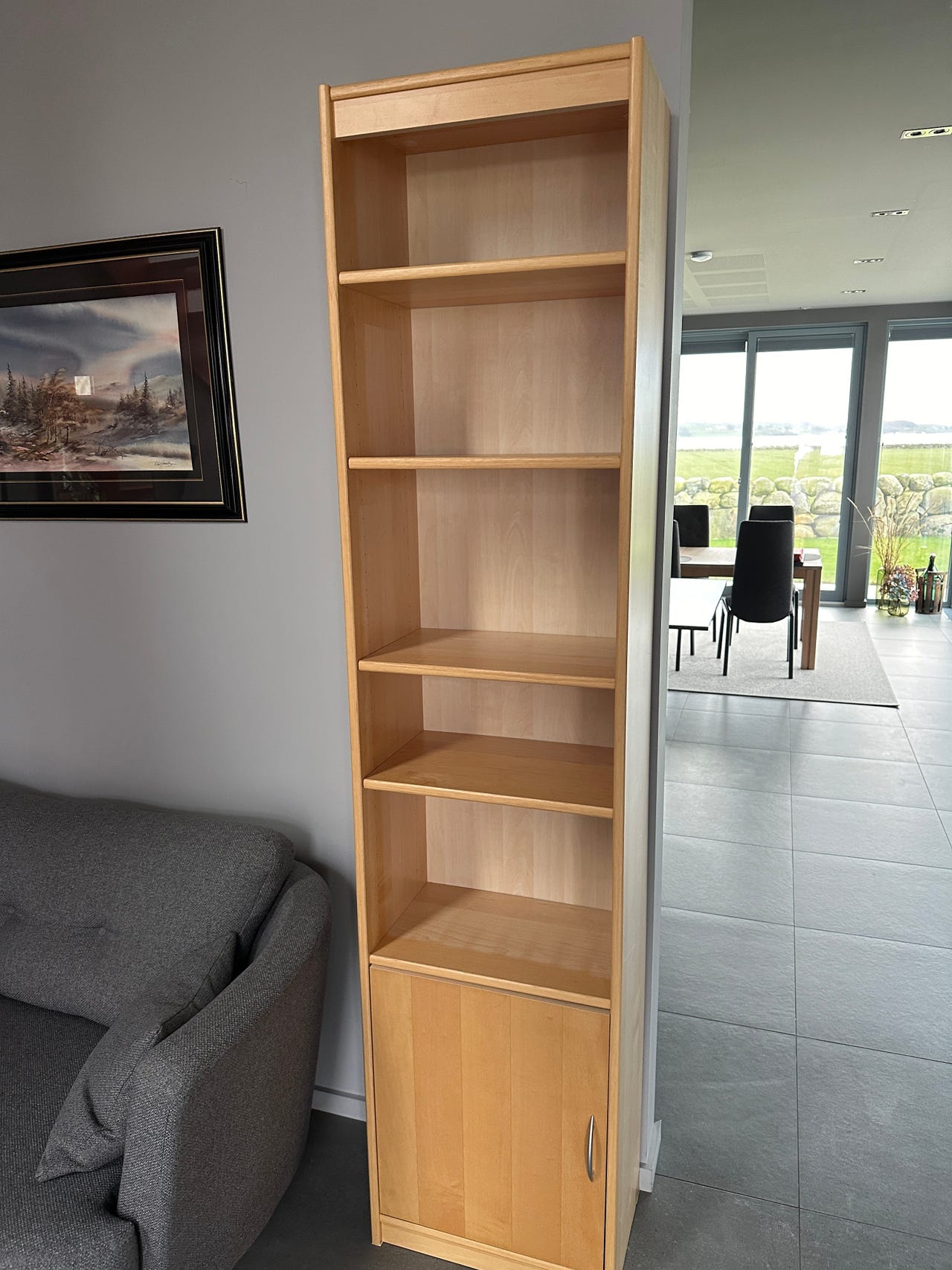 Trehylle/skap gis bort | FINN-torget