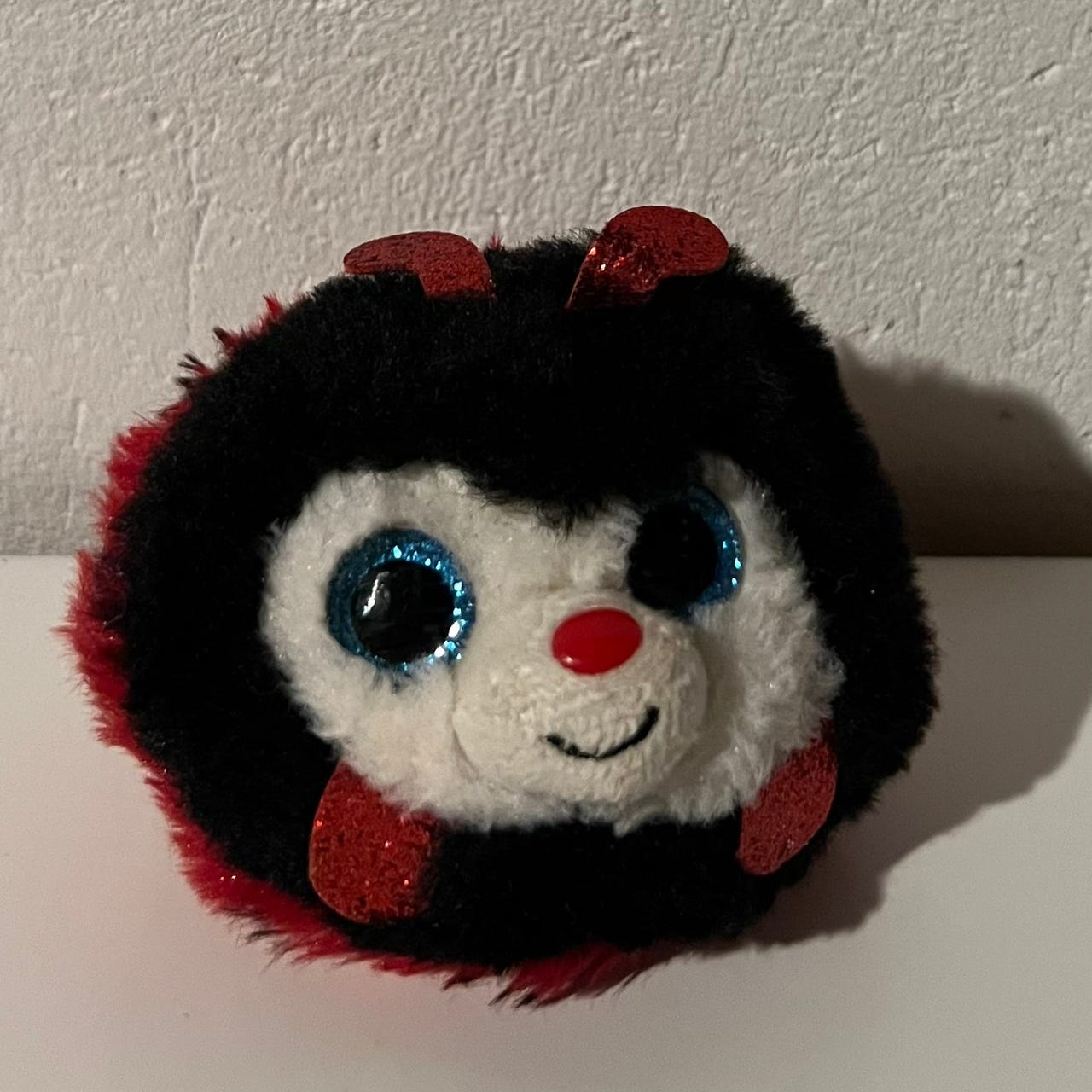 Bamse Izzy Ladybug Puff | FINN-torget