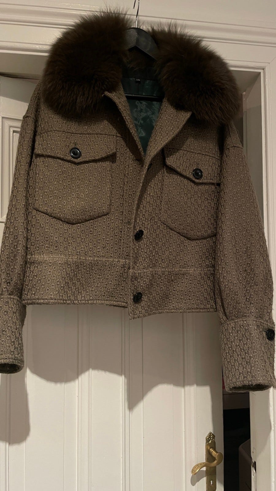 Meotine Charlie Jacket med pelskrage av blårev litte pent brukt | FINN ...