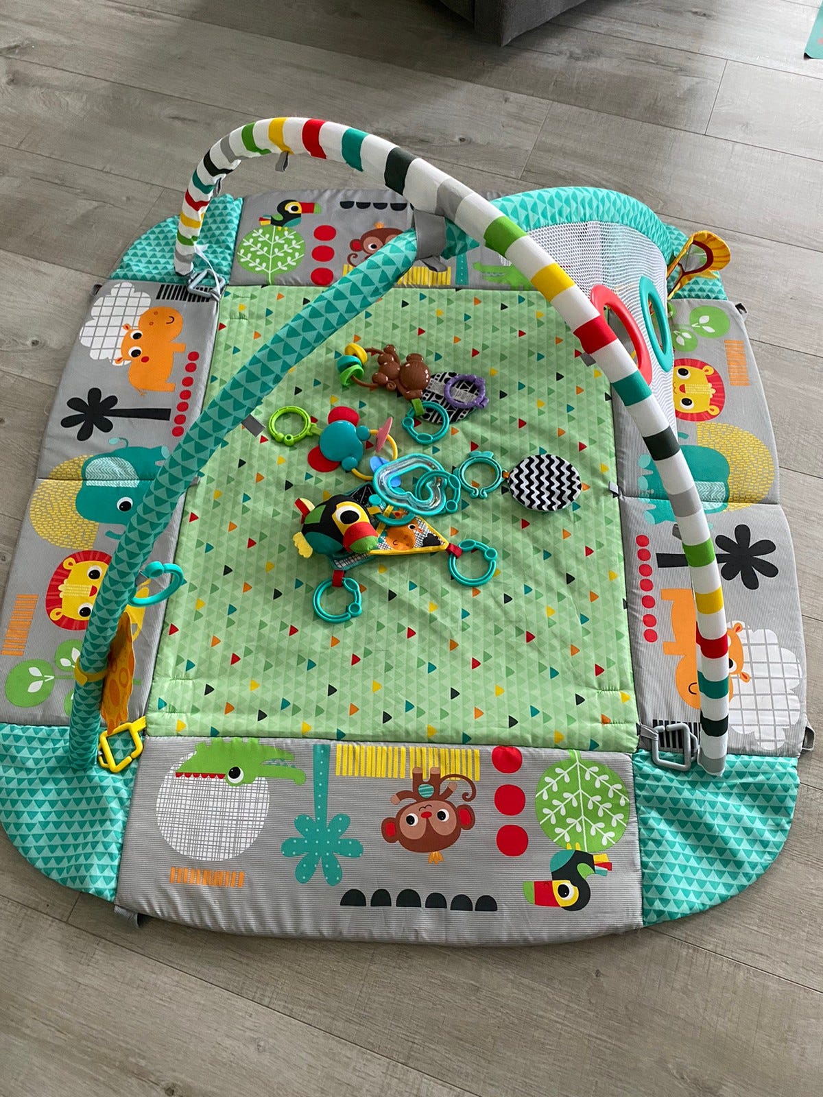 Leketeppe | FINN-torget