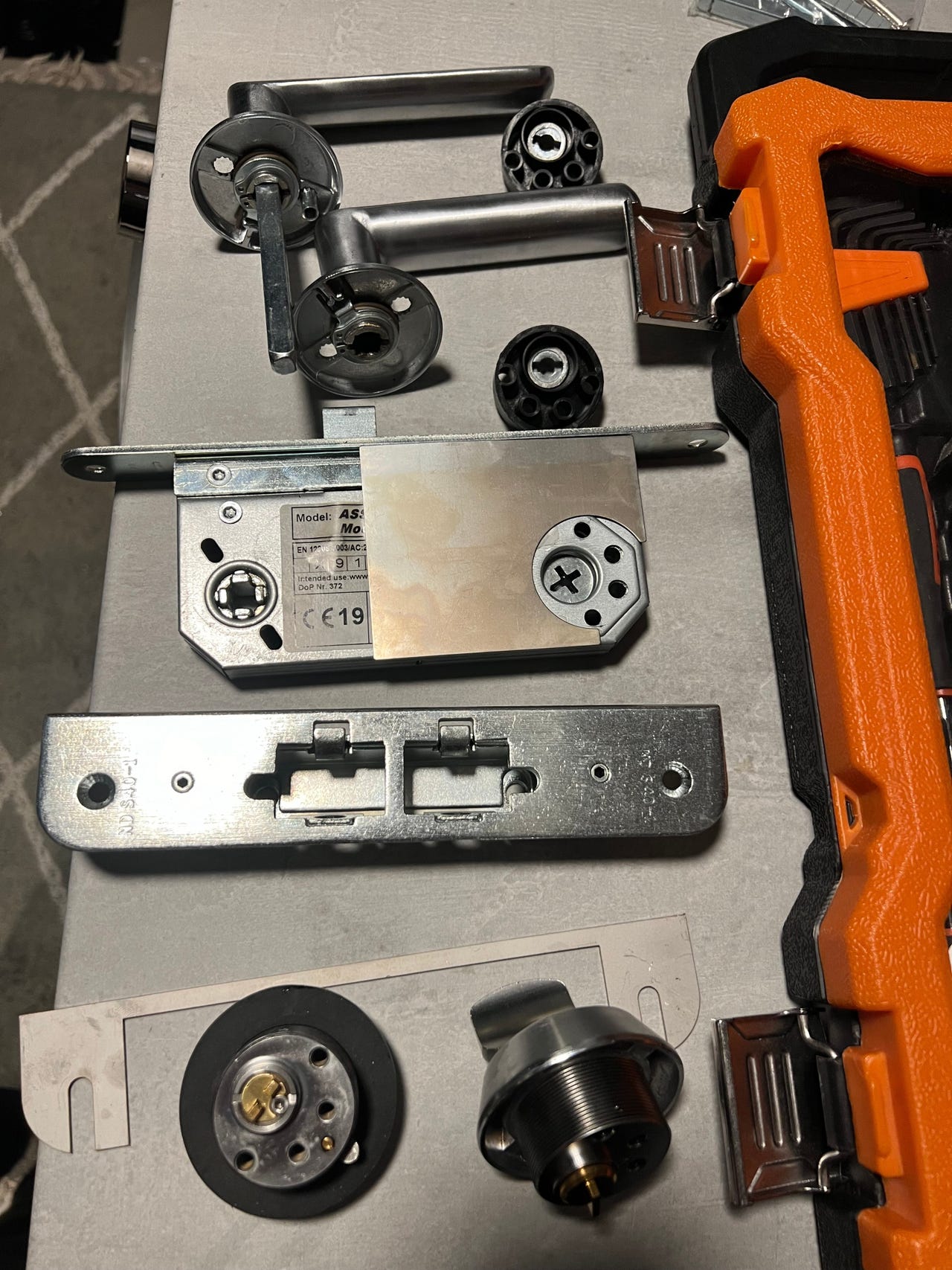 Assa Abloy komplett låssett til ytterdør | FINN-torget