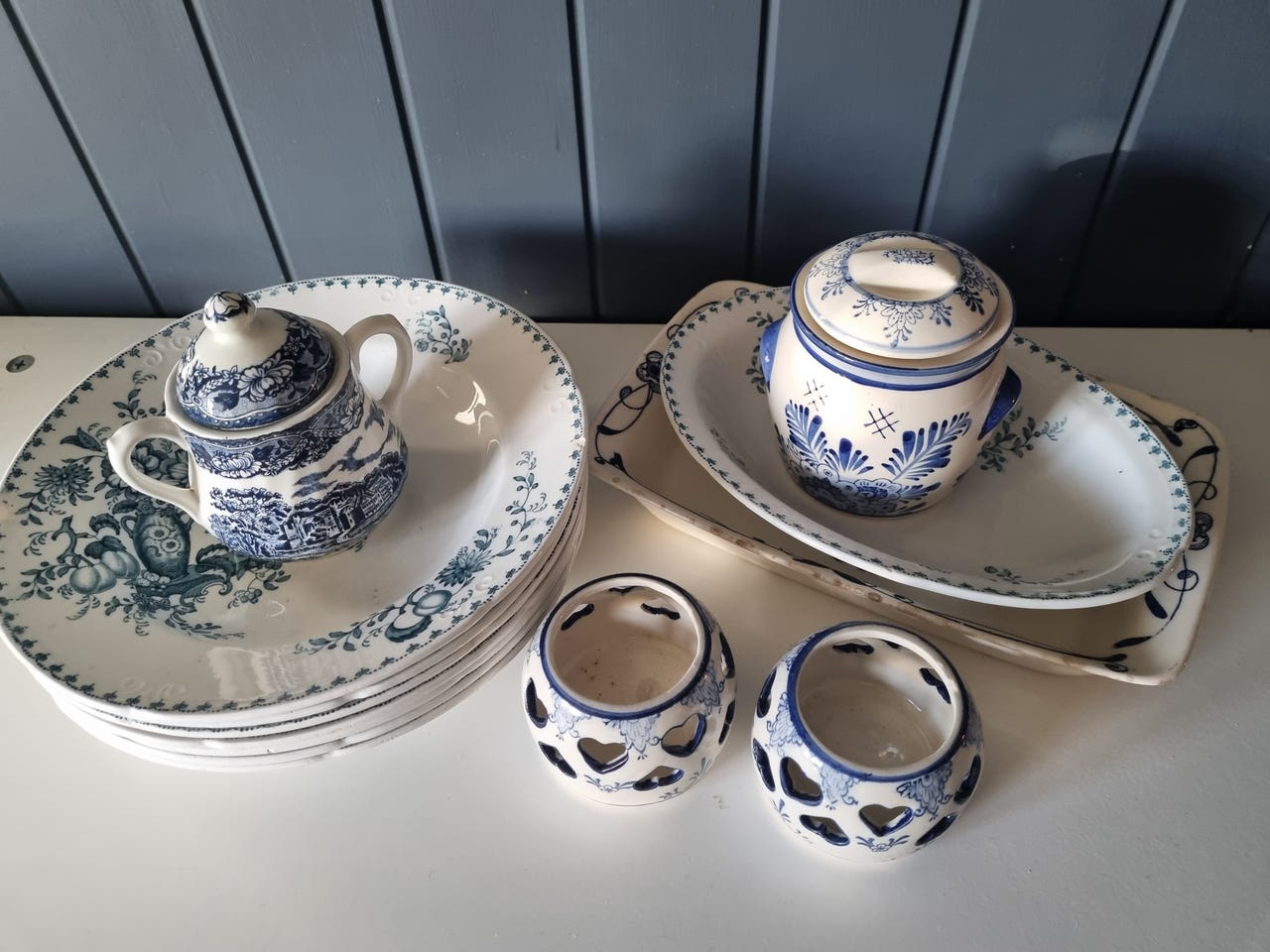 Blått og hvitt servise, pynteting | FINN-torget