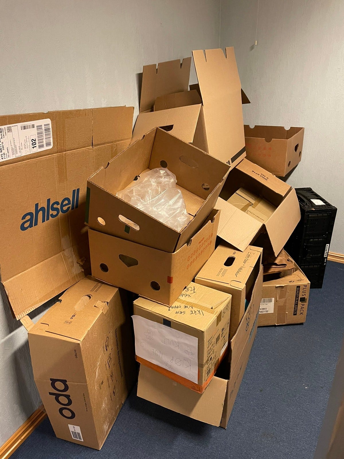 Flytteesker | FINN-torget