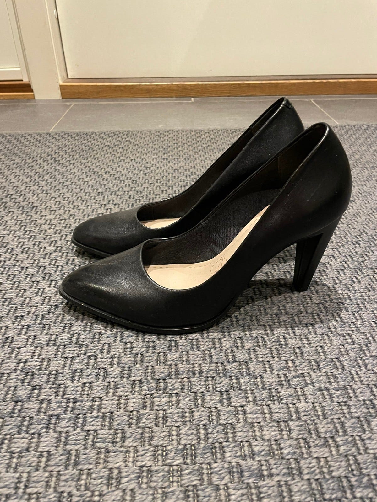 Sorte pumps fra Clarks i str 39 til salgs. | FINN-torget