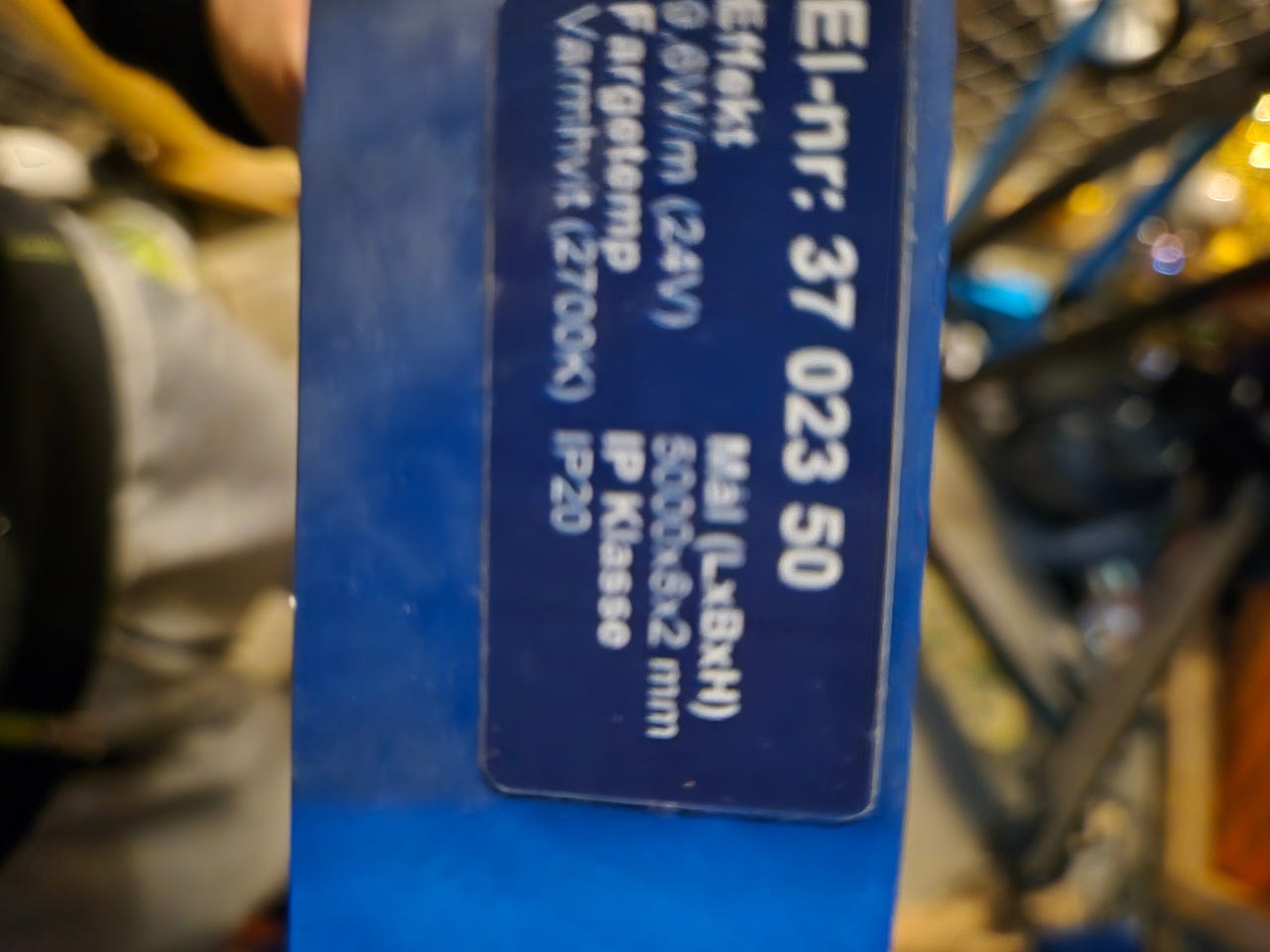 LED Stripe Flex 24V 9,6W/m 2700K 5m (3702350) | FINN-torget