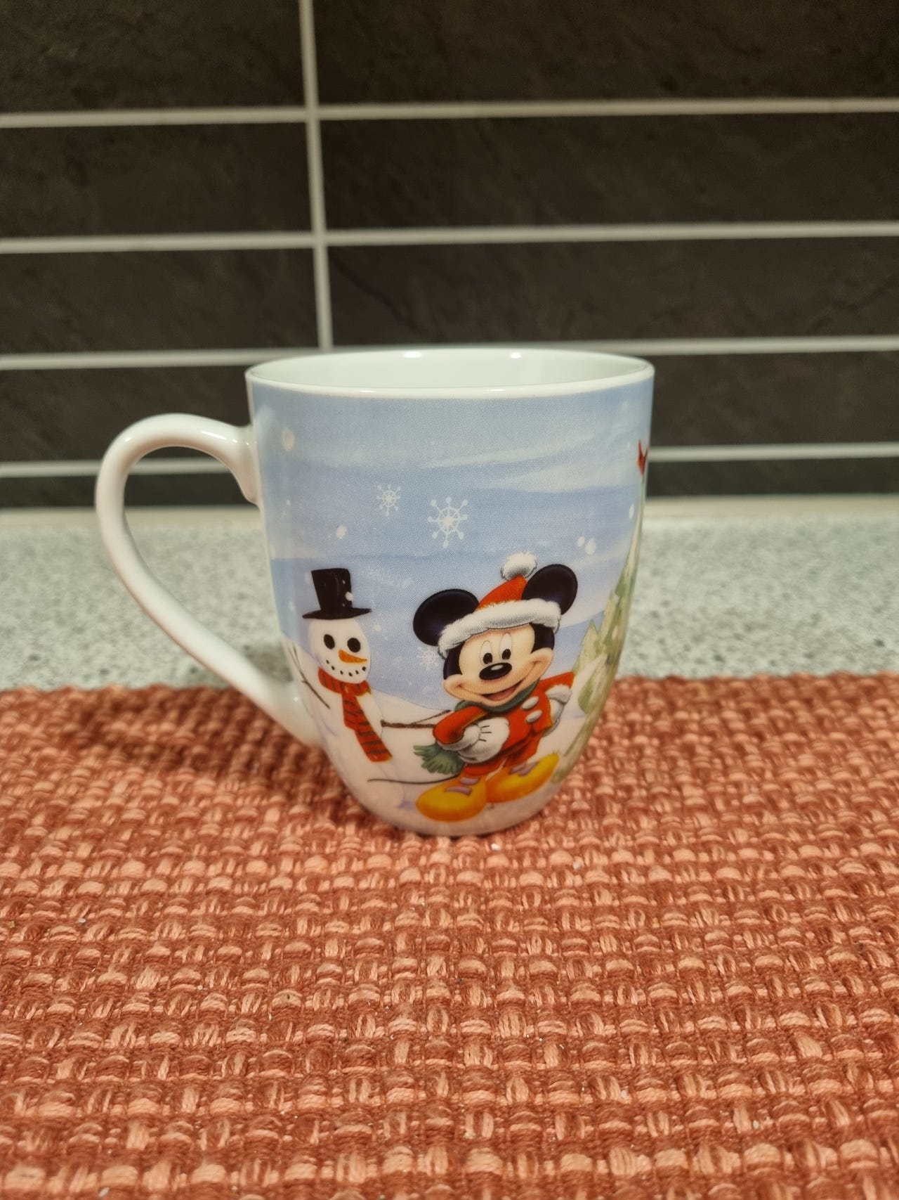 Disney julekrus med Mike mus å Minni mus og snømann | FINN-torget