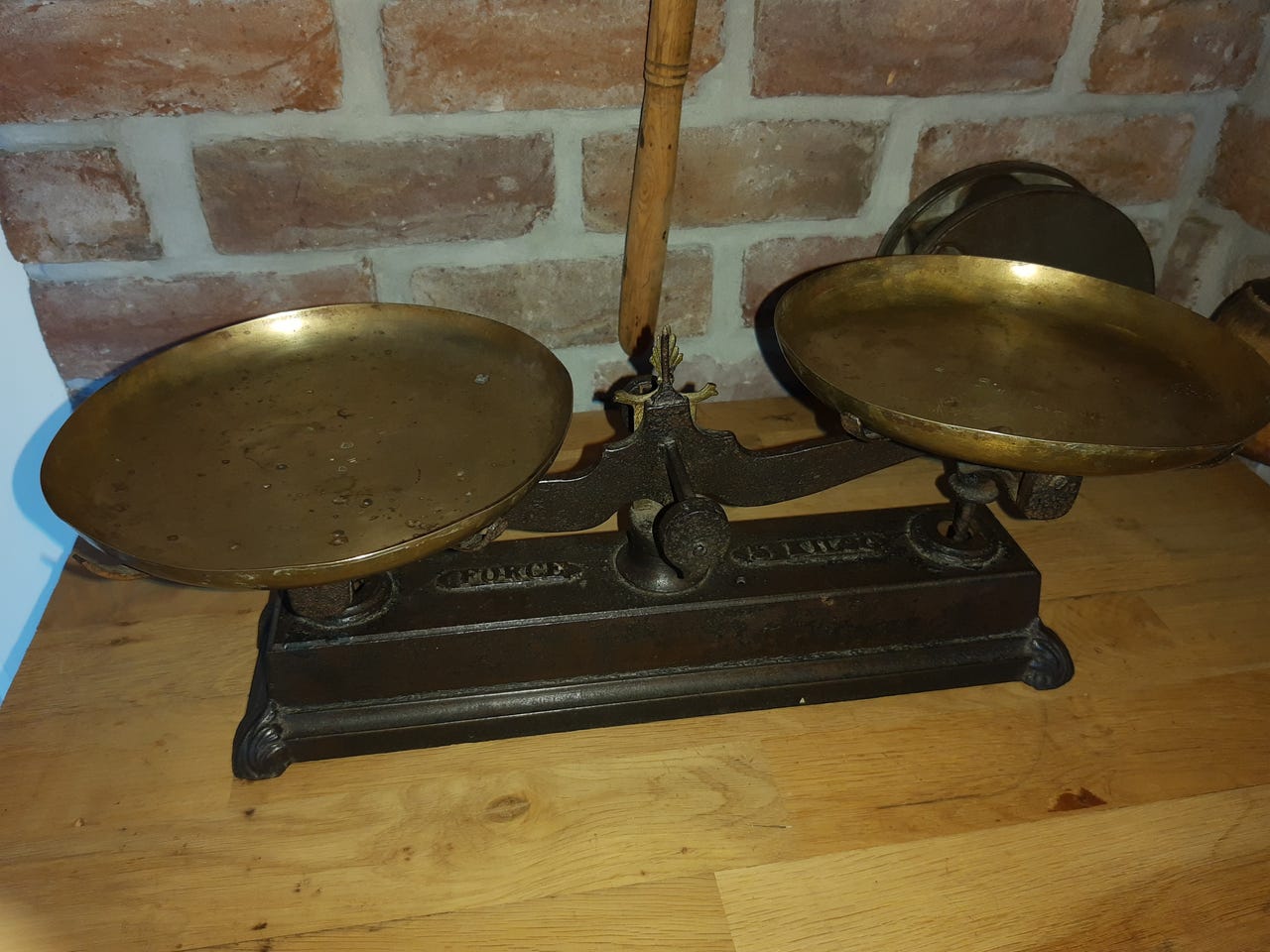 Antikk fin balansevekt | FINN-torget