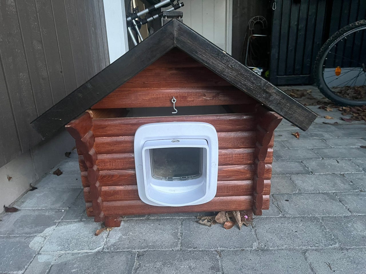Kattehus med luke | FINN-torget
