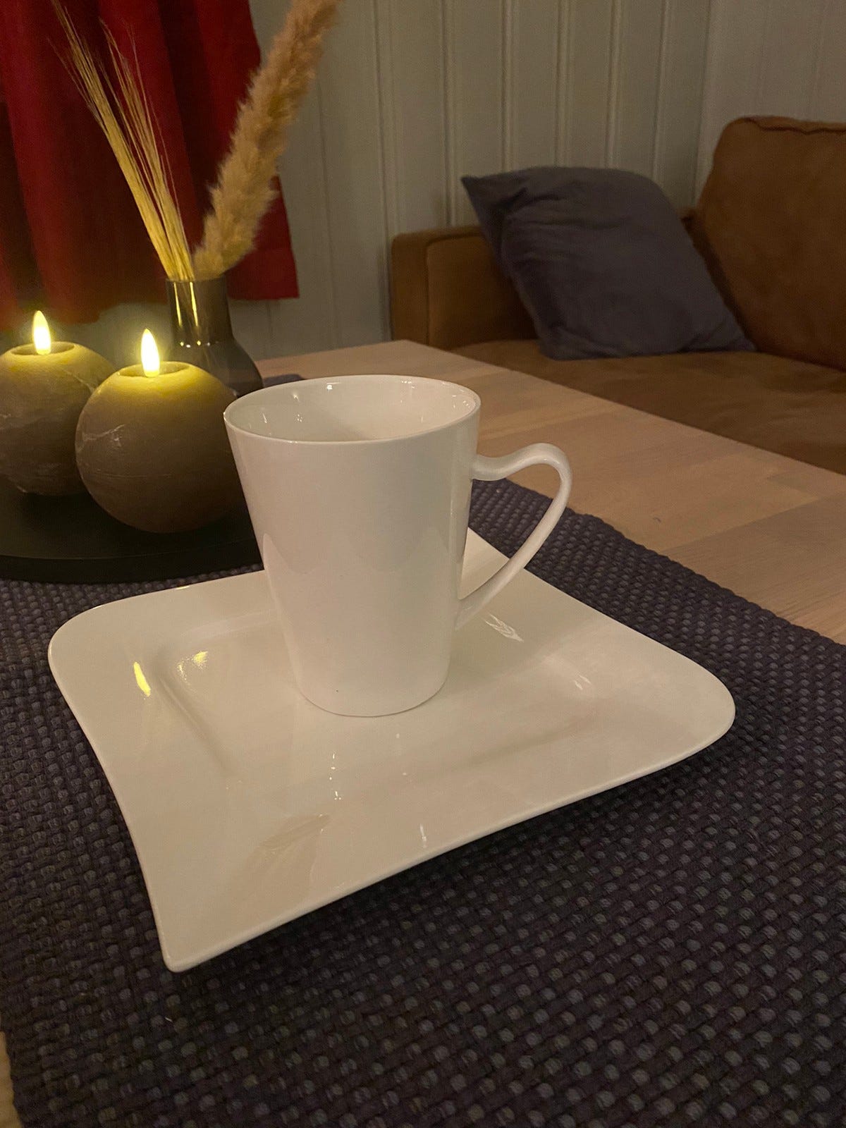 Hvit Lilje service fra perfect home | FINN-torget